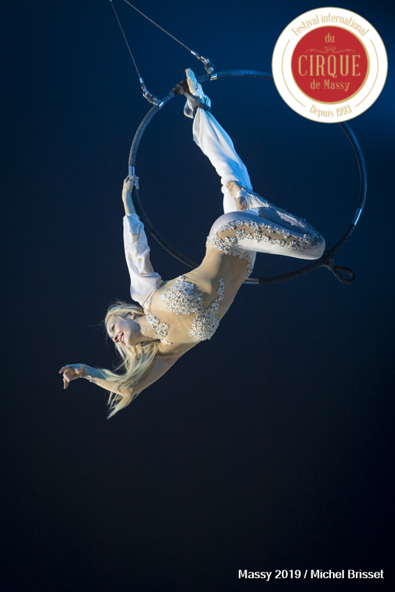 Laura Miller – Anneau aérien aquatique – Angleterre | Festival International du Cirque de Massy